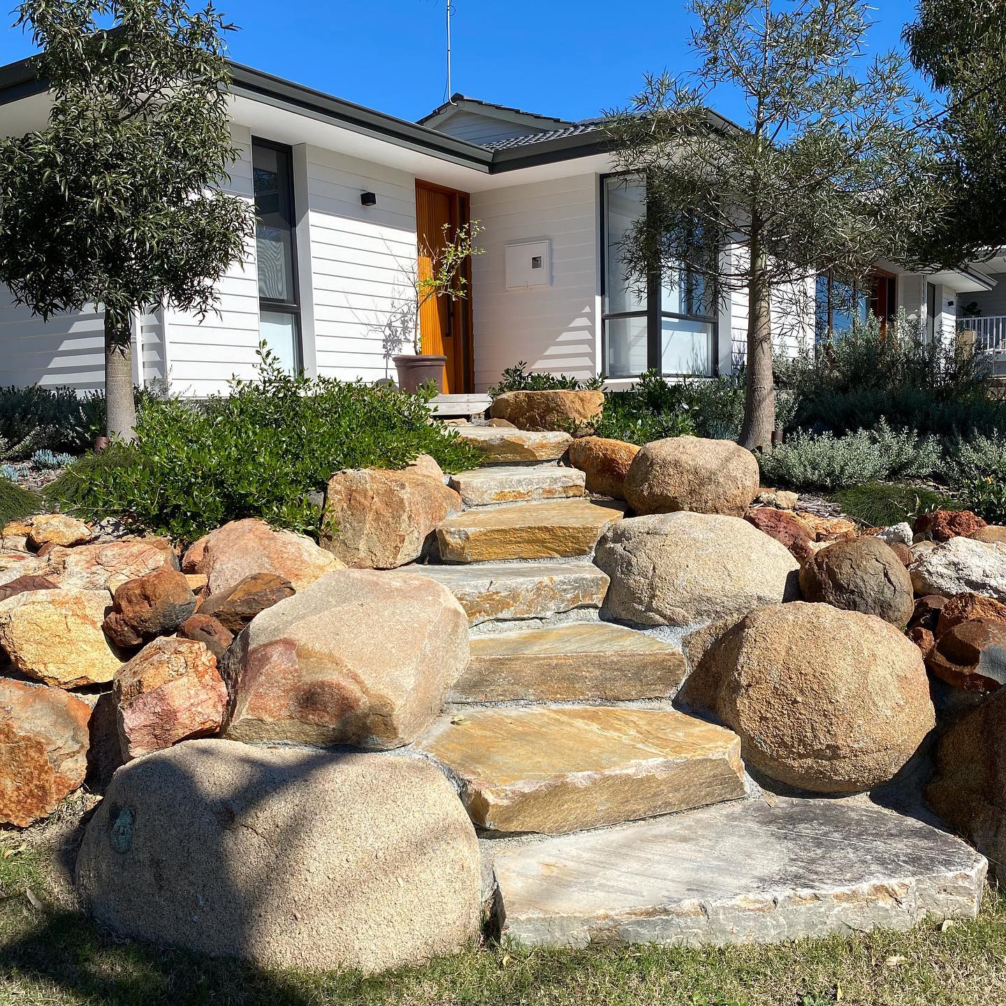 33 Rock Landscaping Ideas to Transform Your Garden Elegantly ...