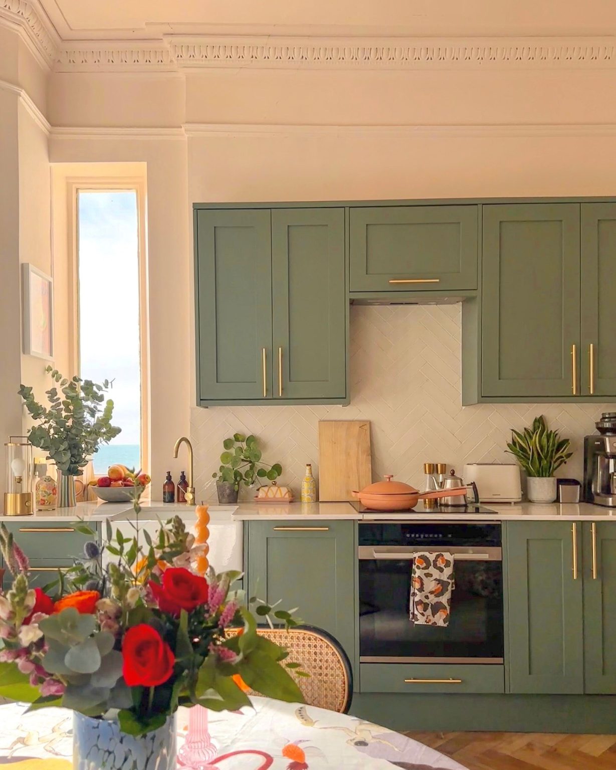 32 Lush Green Kitchen Ideas for a Fresh, Modern Home Update ...