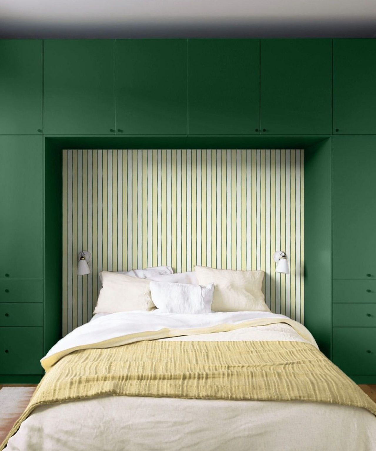 Maximize Space with 32 Bedroom Storage Ideas | Smart & Stylish ...