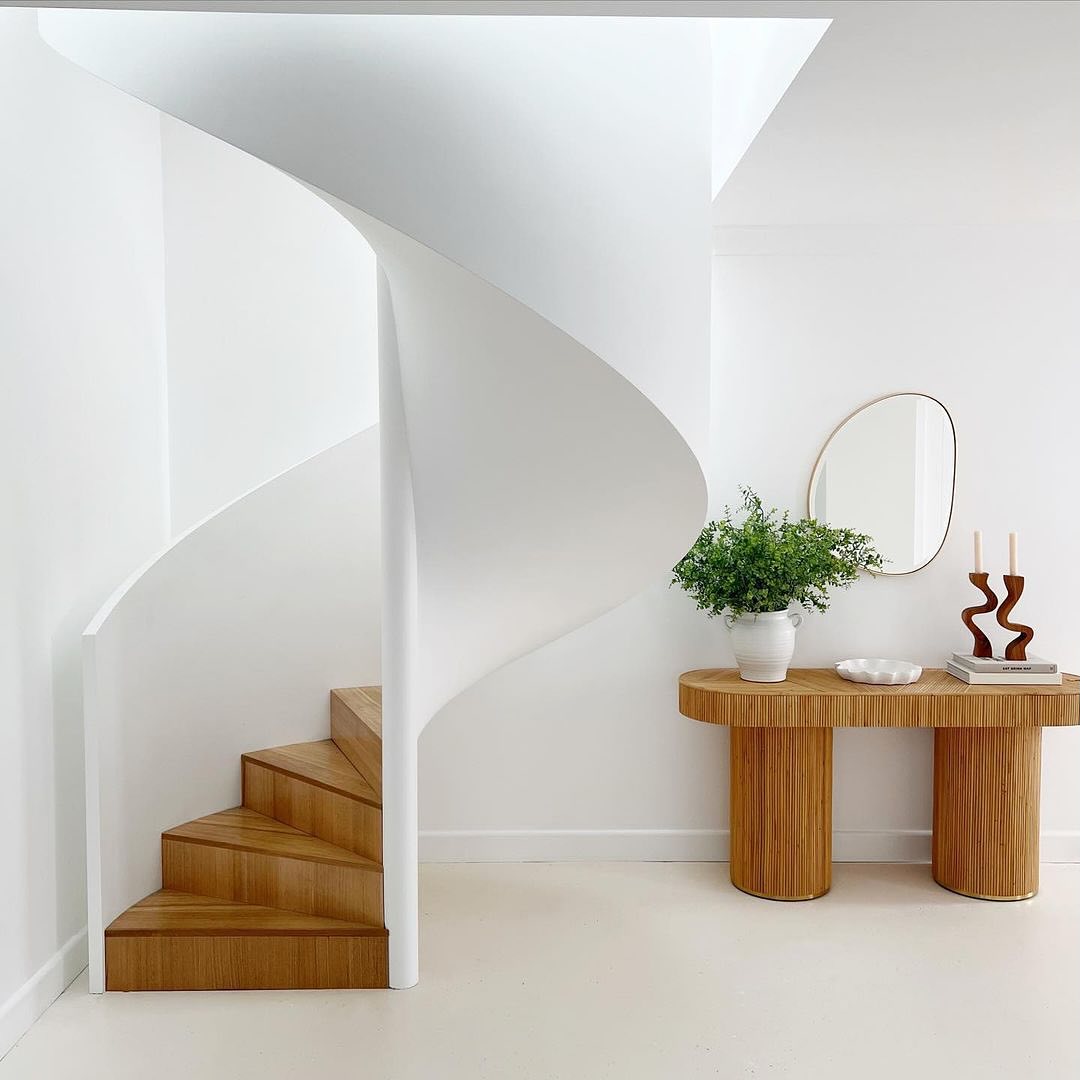 36 Closed Staircase Ideas - Transform Your Space with Chic Designs ...