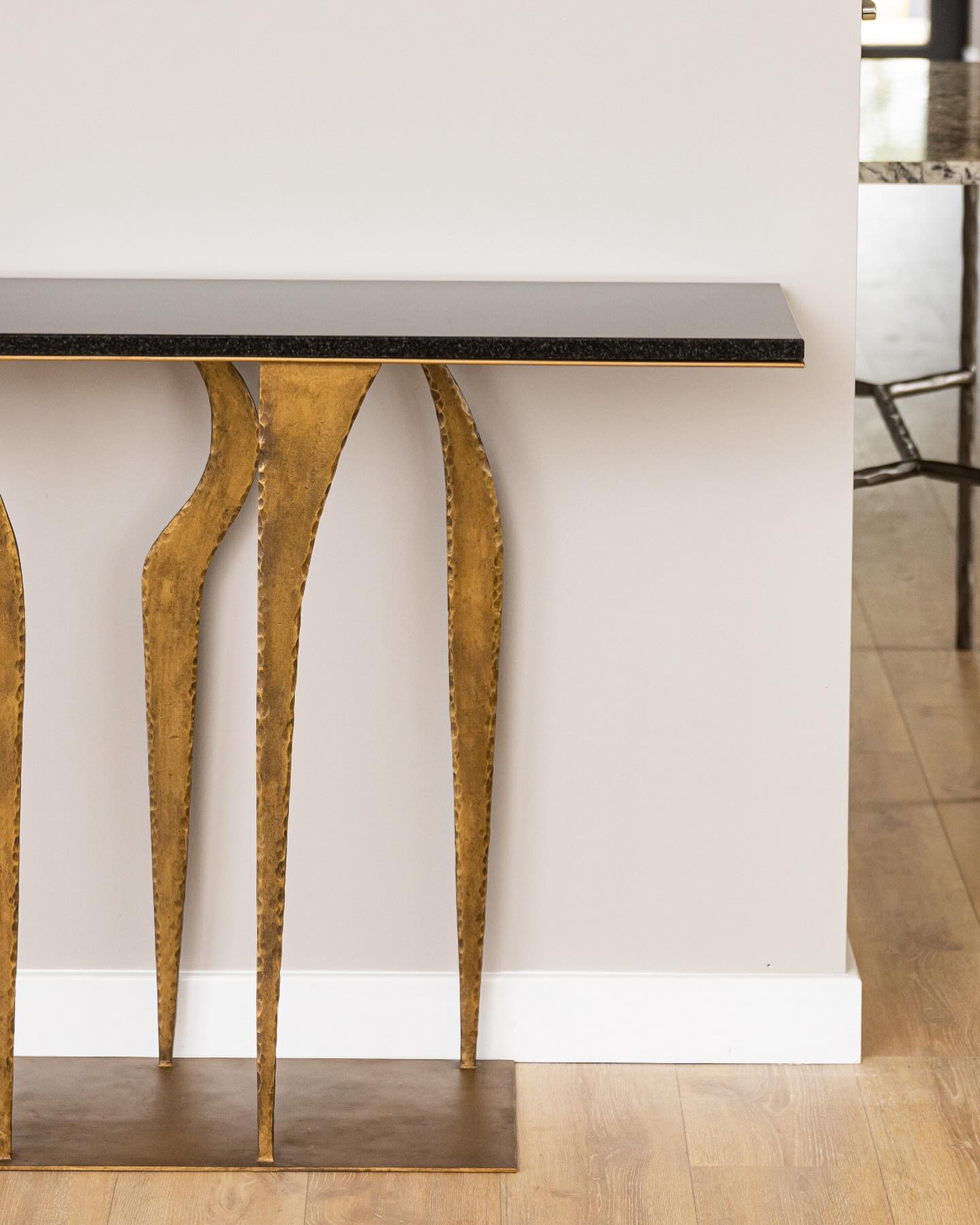 26 Stylish Console Table Ideas for Entryways and Living Rooms ...