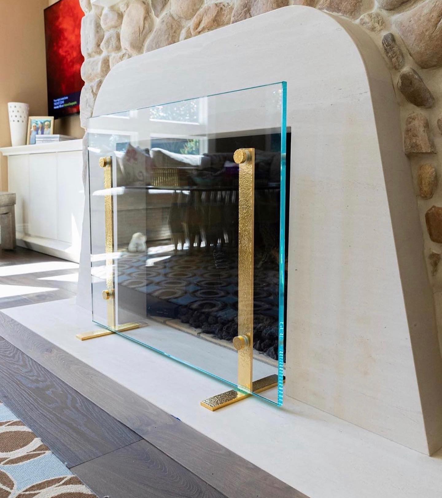 25 Fireplace Screen Ideas to Enhance Your Home's Warmth and Style ...