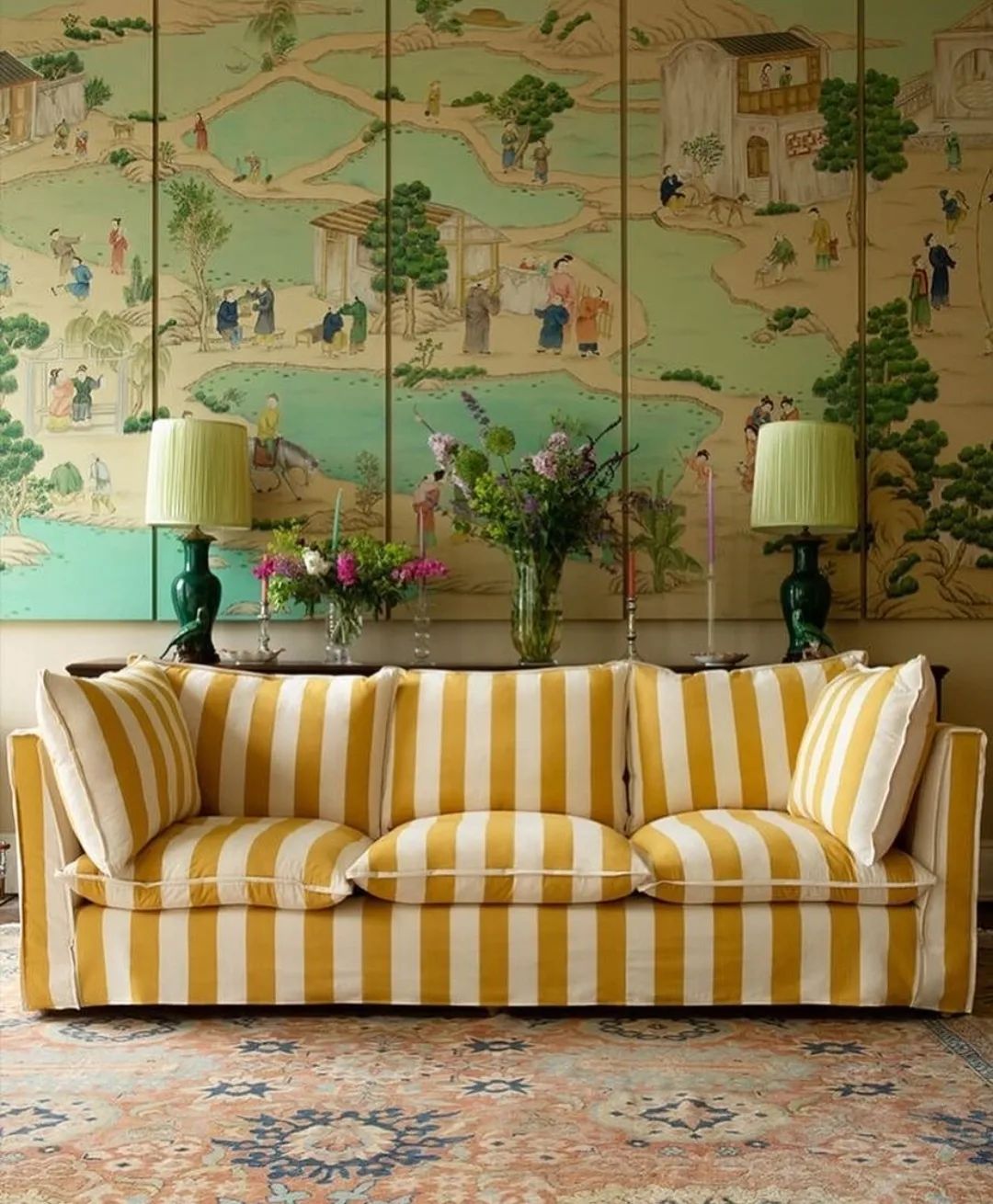 Explore 25 Creative Wallpaper Ideas to Revitalize Your Living Room Now ...