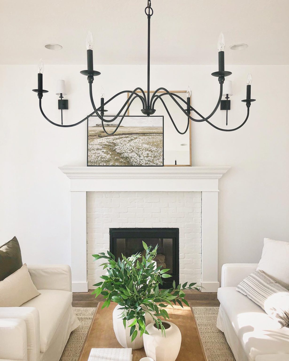 Explore 30 Unique Living Room Chandelier Ideas to Enhance Your Space ...