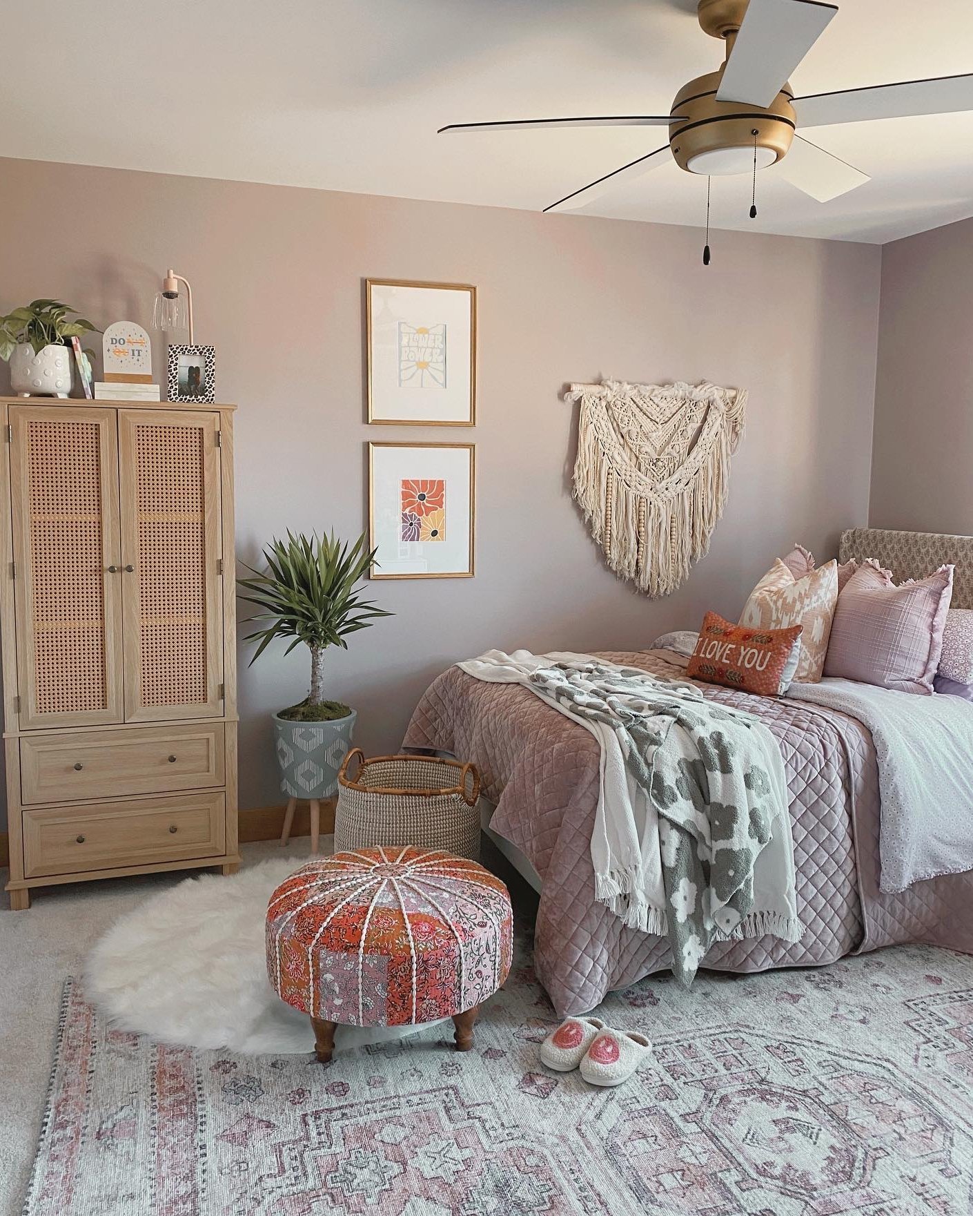 30 Rug Ideas for Bedroom: Stylish & Cozy Designs to Transform Your ...