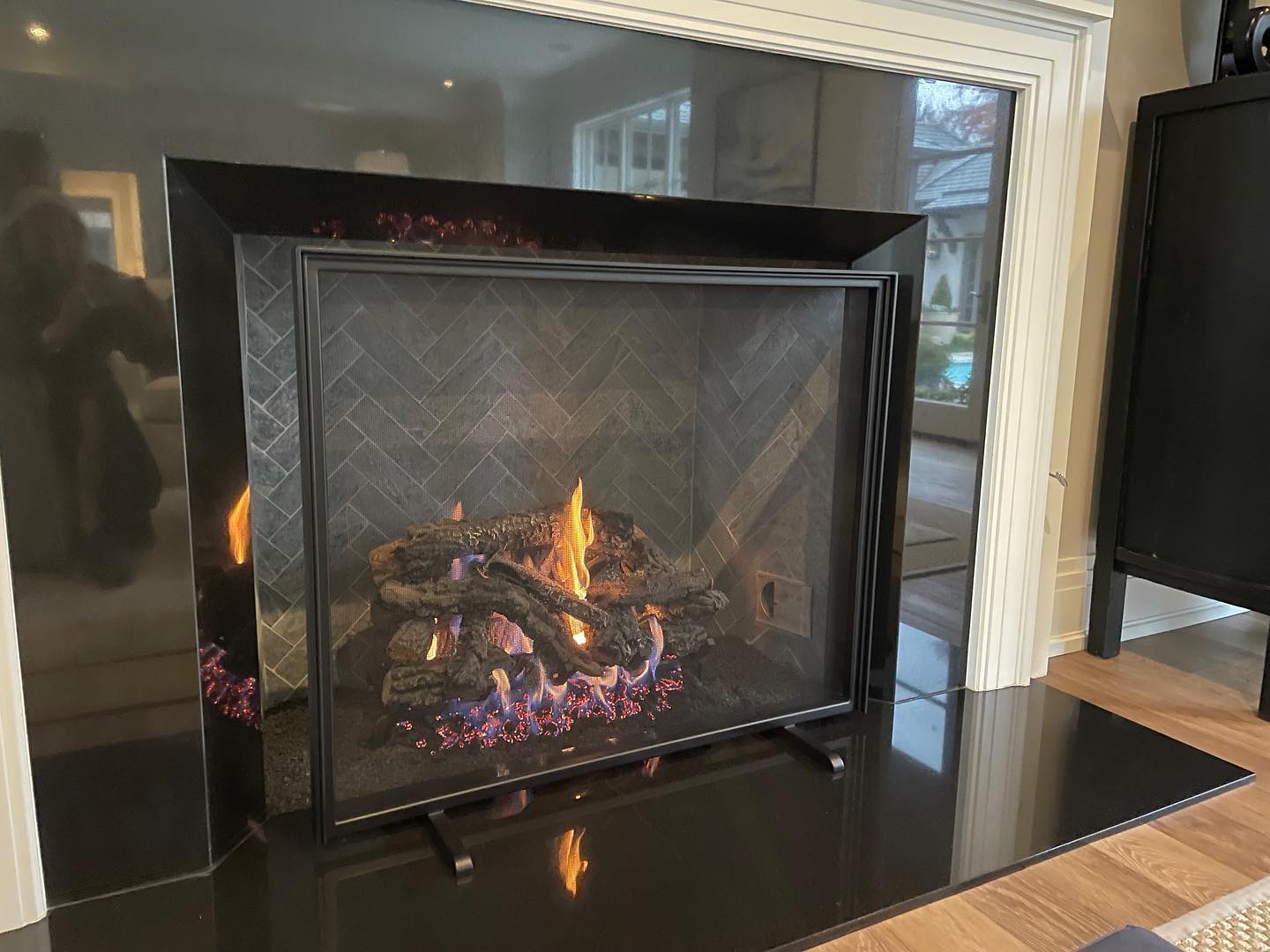 25 Fireplace Screen Ideas to Enhance Your Home's Warmth and Style ...