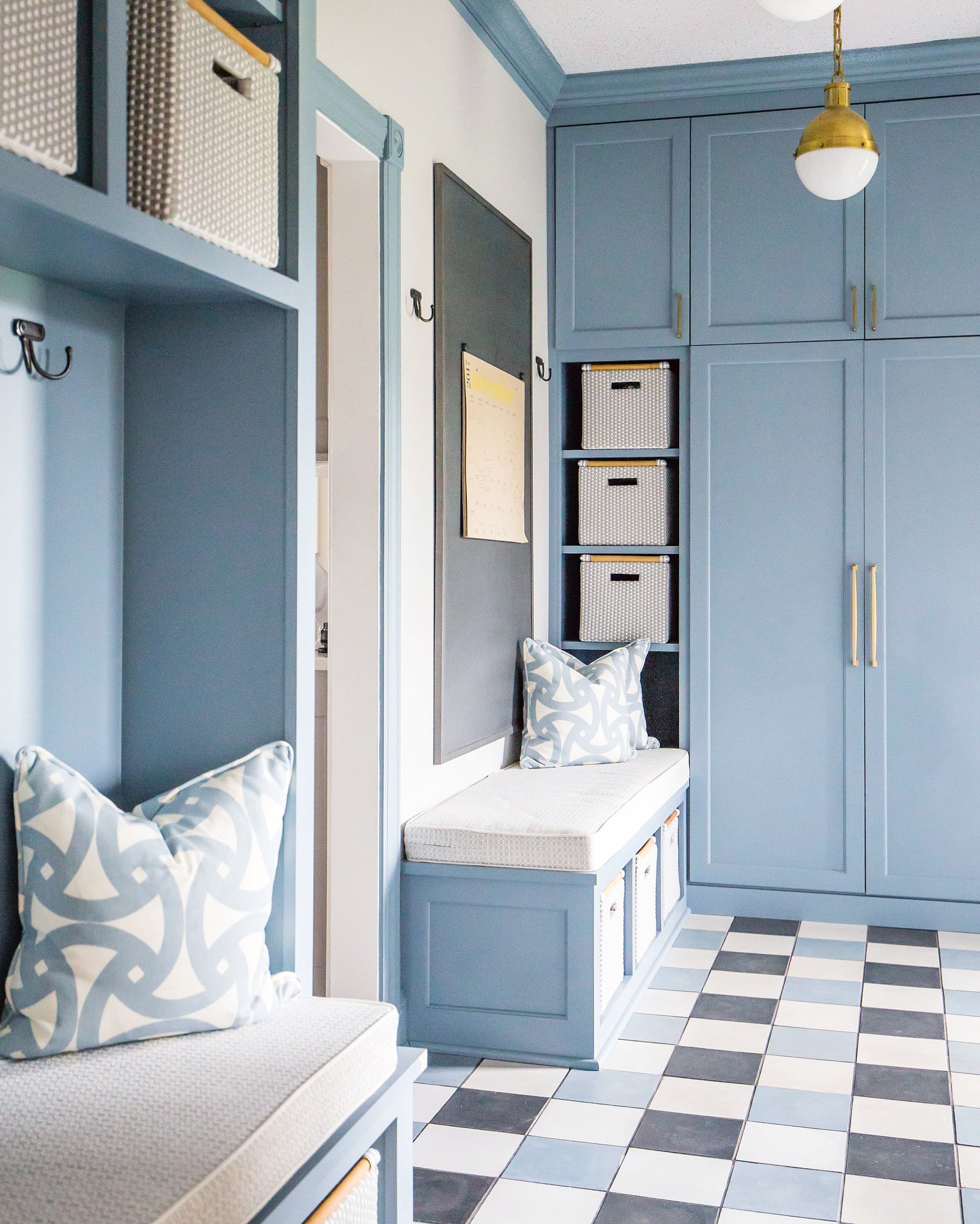 37 Mudroom Ideas - Enhance Your Home with Practical and Stylish Designs ...