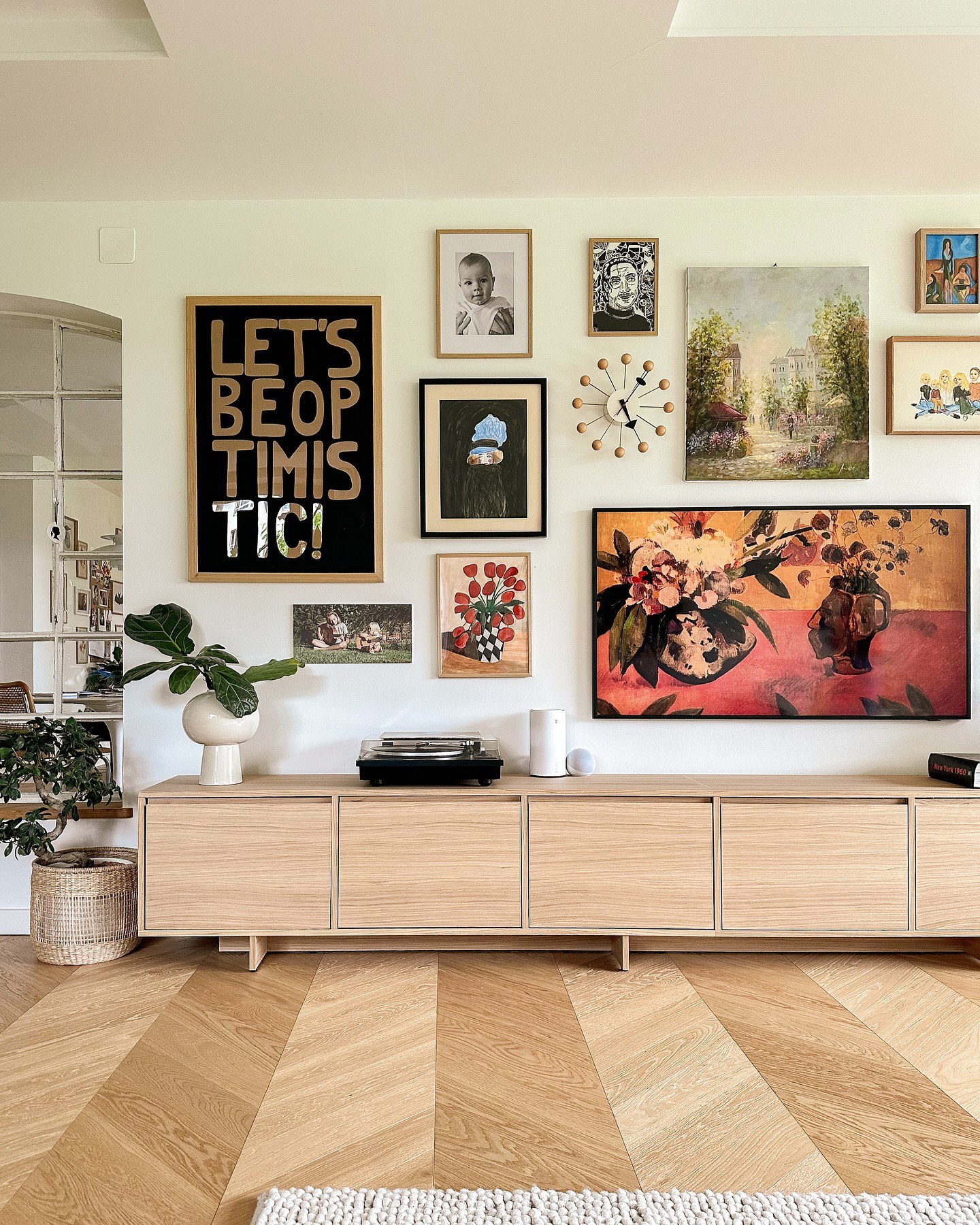 37 Gallery Wall Ideas 2025: Transform Your Space with Creative and ...