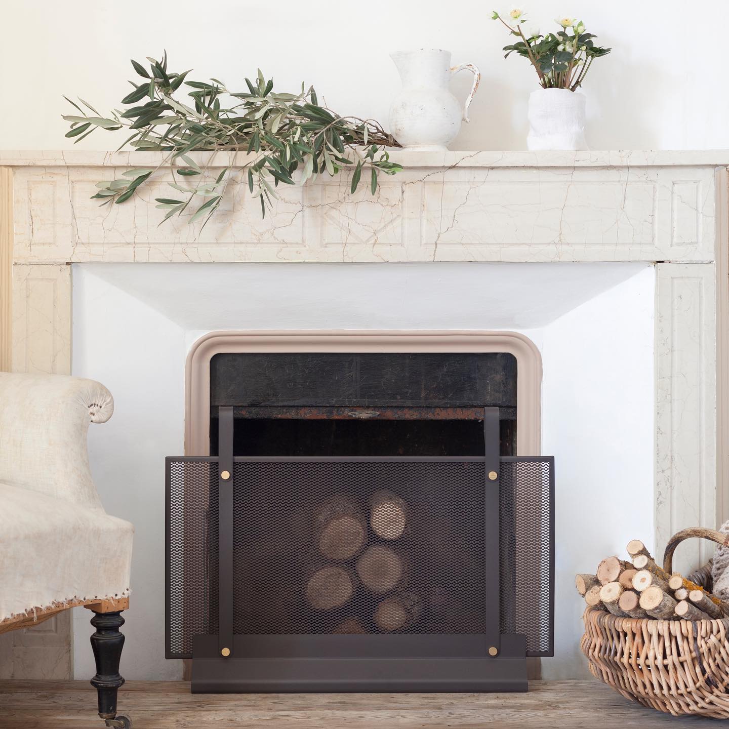 25 Fireplace Screen Ideas to Enhance Your Home's Warmth and Style ...