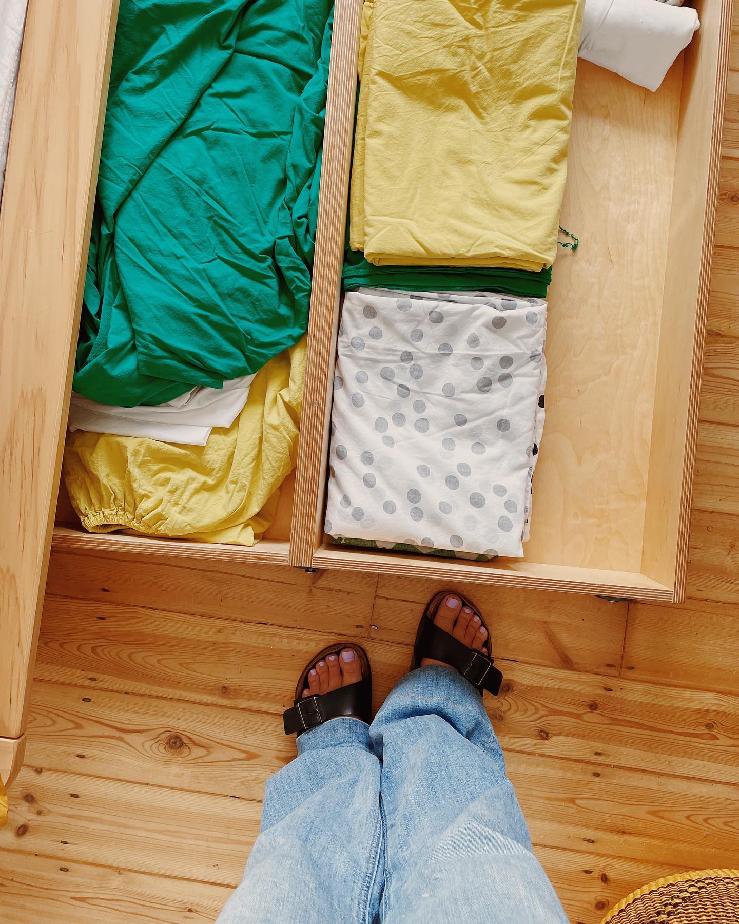 Maximize Your Space with These 26 Under Bed Storage Ideas for Small ...
