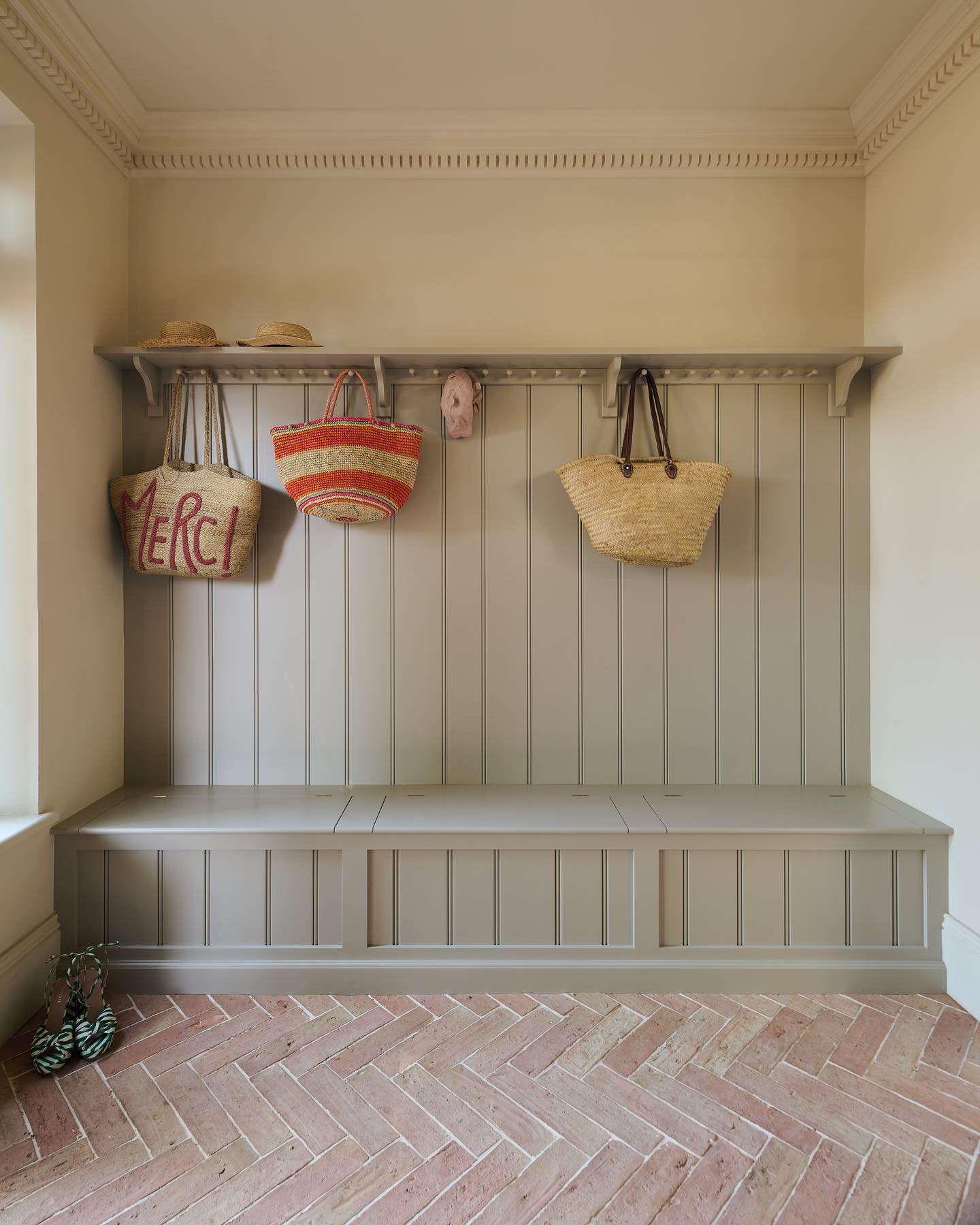 37 Mudroom Ideas - Enhance Your Home with Practical and Stylish Designs ...