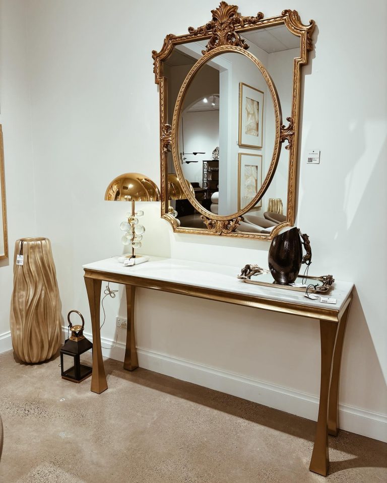 26 Stylish Console Table Ideas for Entryways and Living Rooms ...