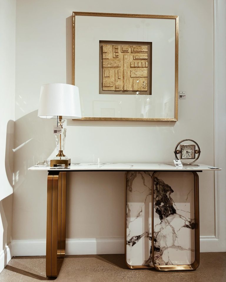 26 Stylish Console Table Ideas for Entryways and Living Rooms ...