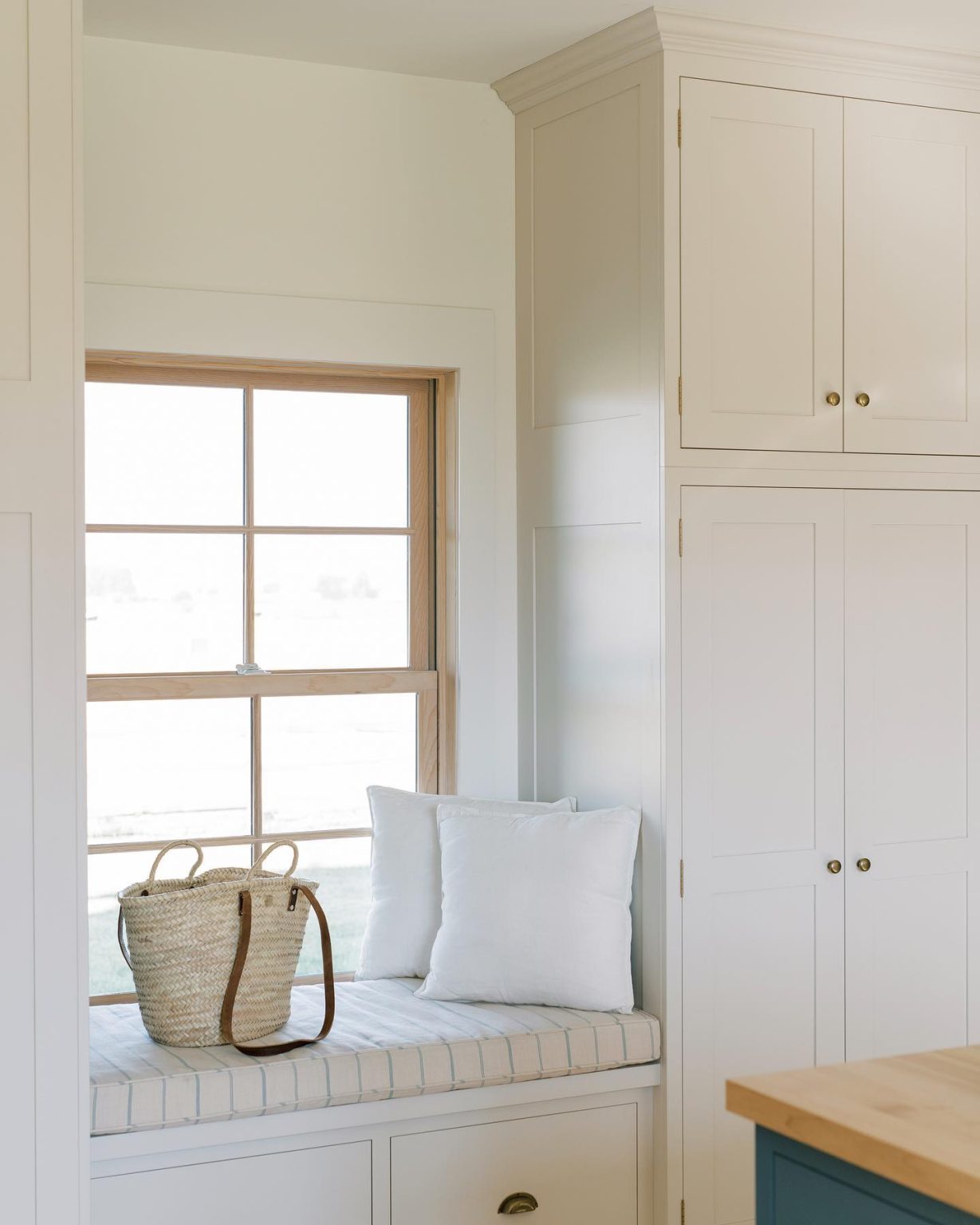 Discover 33 Window Seat Ideas for a Cozy, Stylish Home - placeideal.com