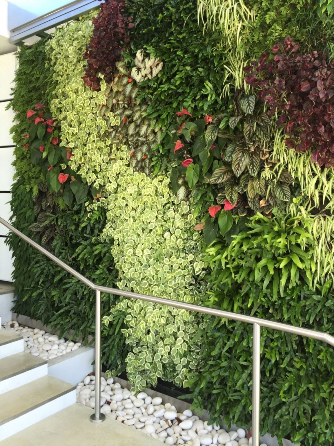 29 Vertical Garden Ideas to Transform Your Small Spaces into Green ...