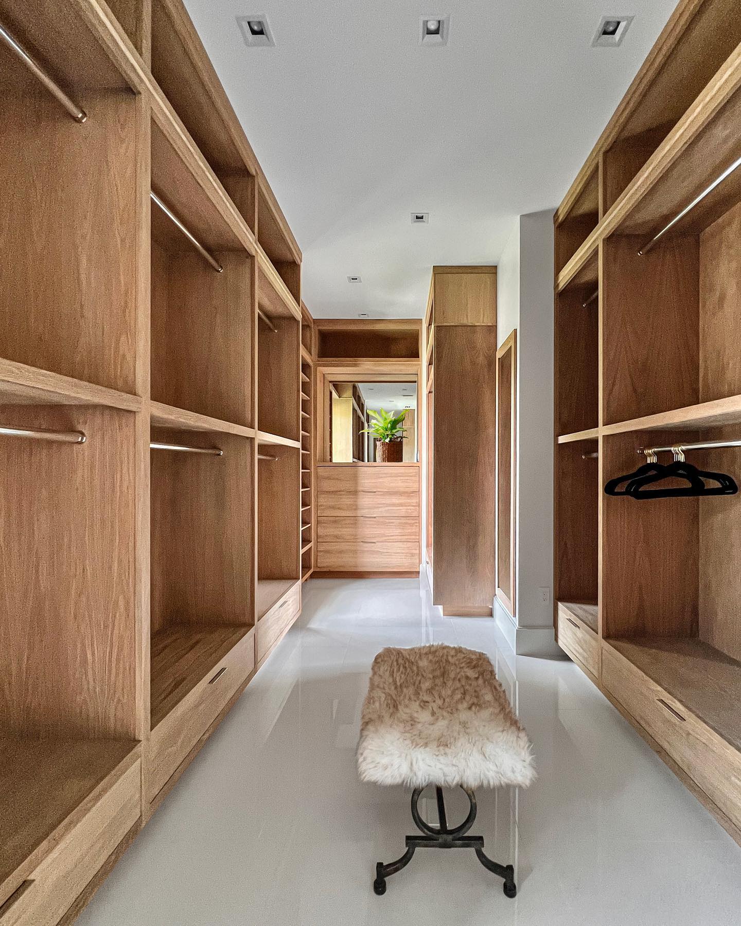 Explore 37 Top Walk-In Closet Design Ideas to Elevate Your Home Style ...
