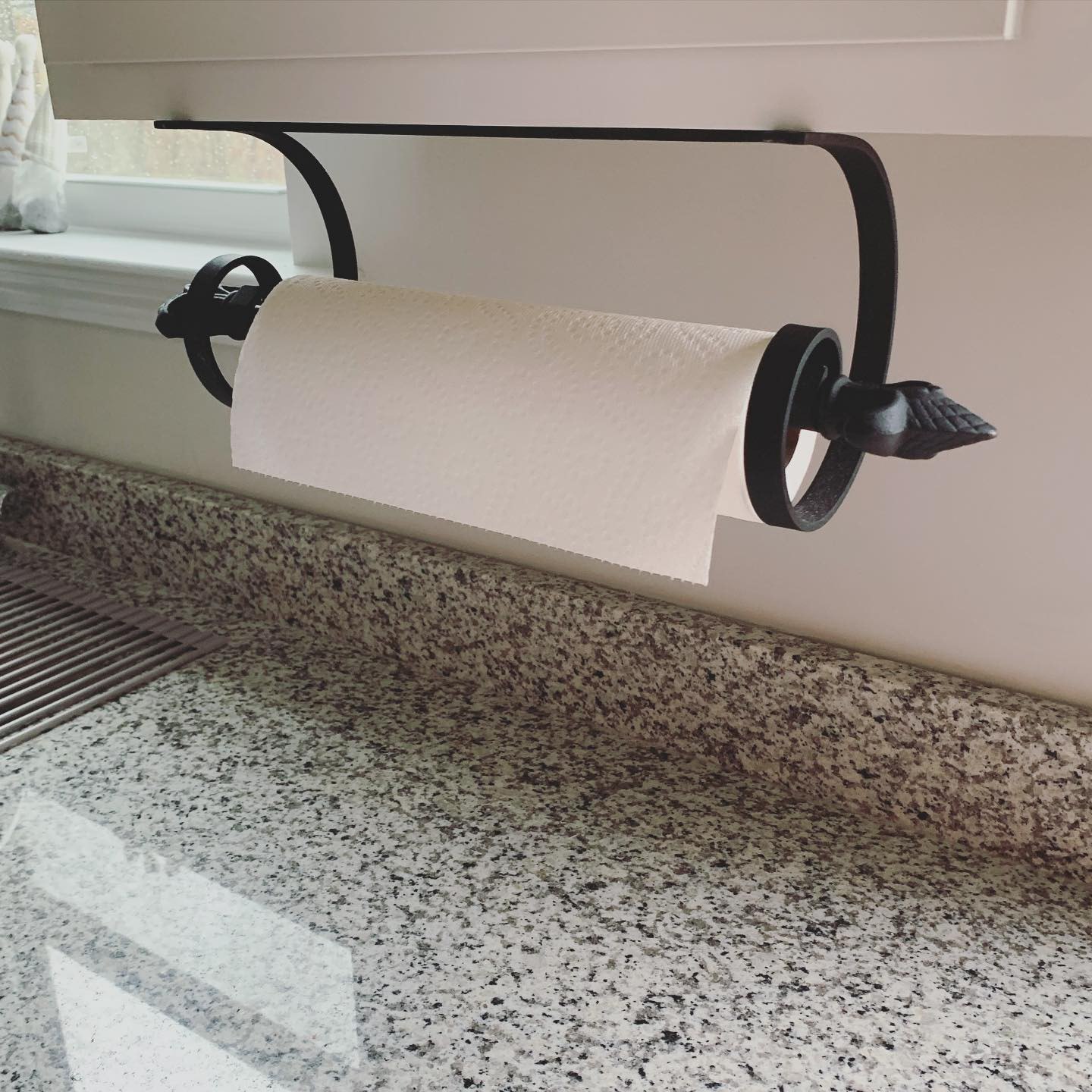 33 Unique Paper Towel Holder Ideas to Elevate Your Kitchen Decor ...