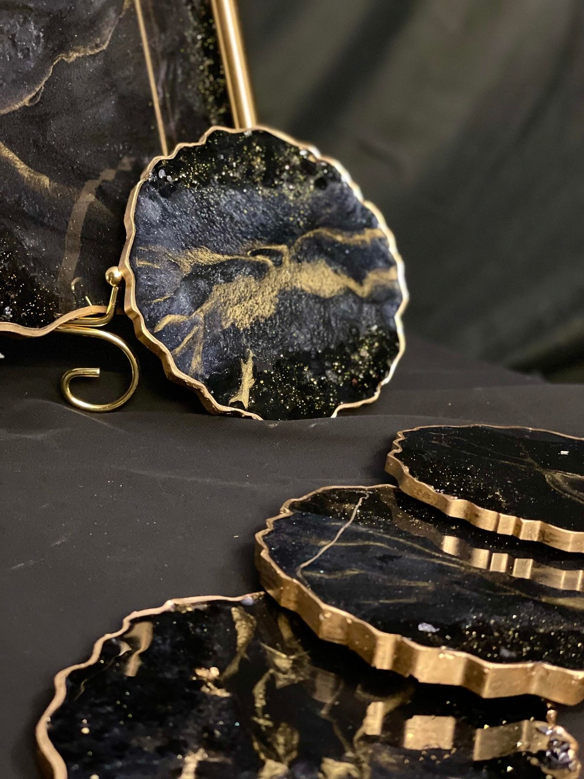 30 Gold and Black Decor Ideas to Elevate Your Home with Luxury and ...