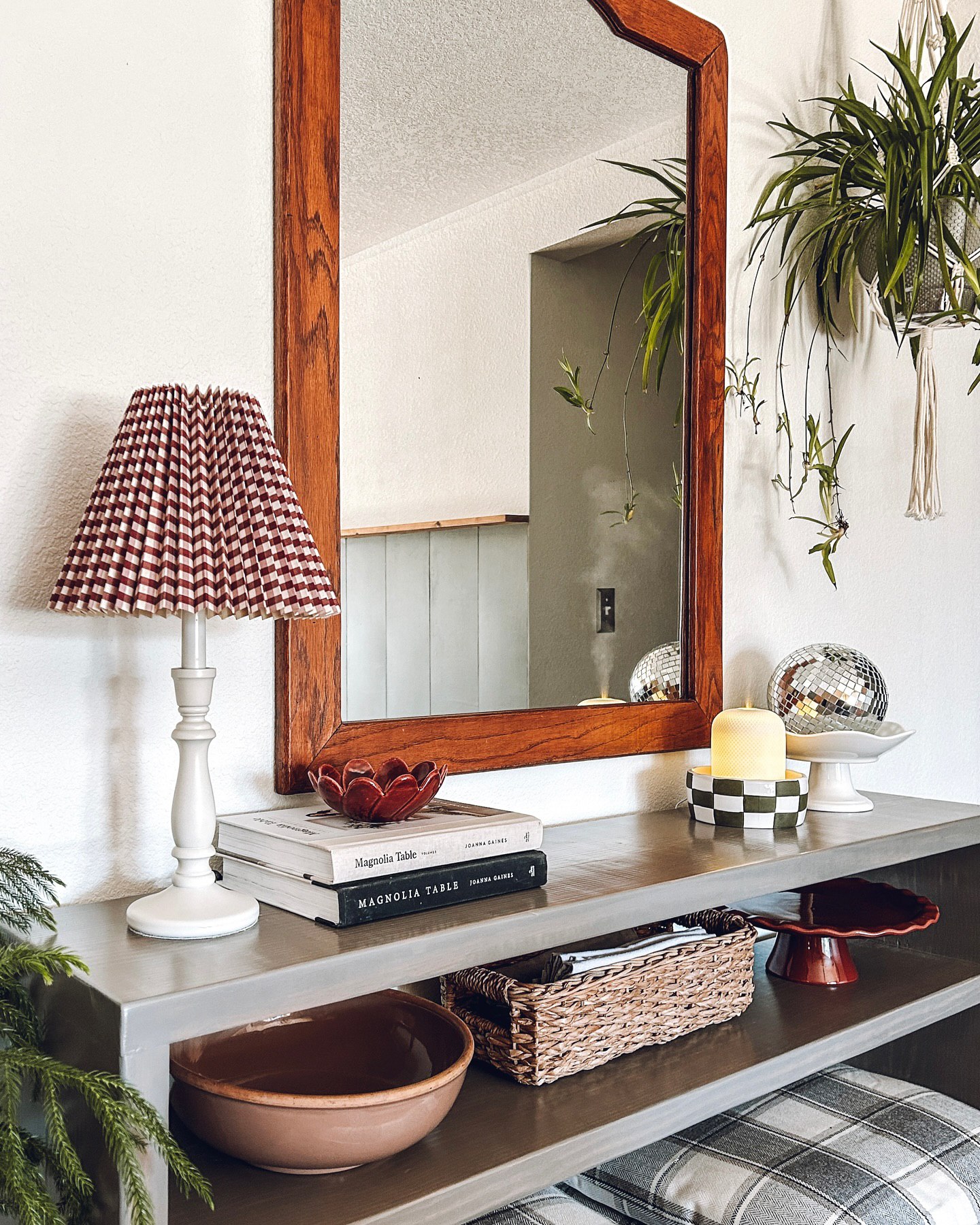 26 Stylish Console Table Ideas for Entryways and Living Rooms ...