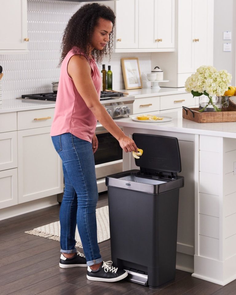 25 Kitchen Trash Can Ideas That Will Transform Your Space - placeideal.com