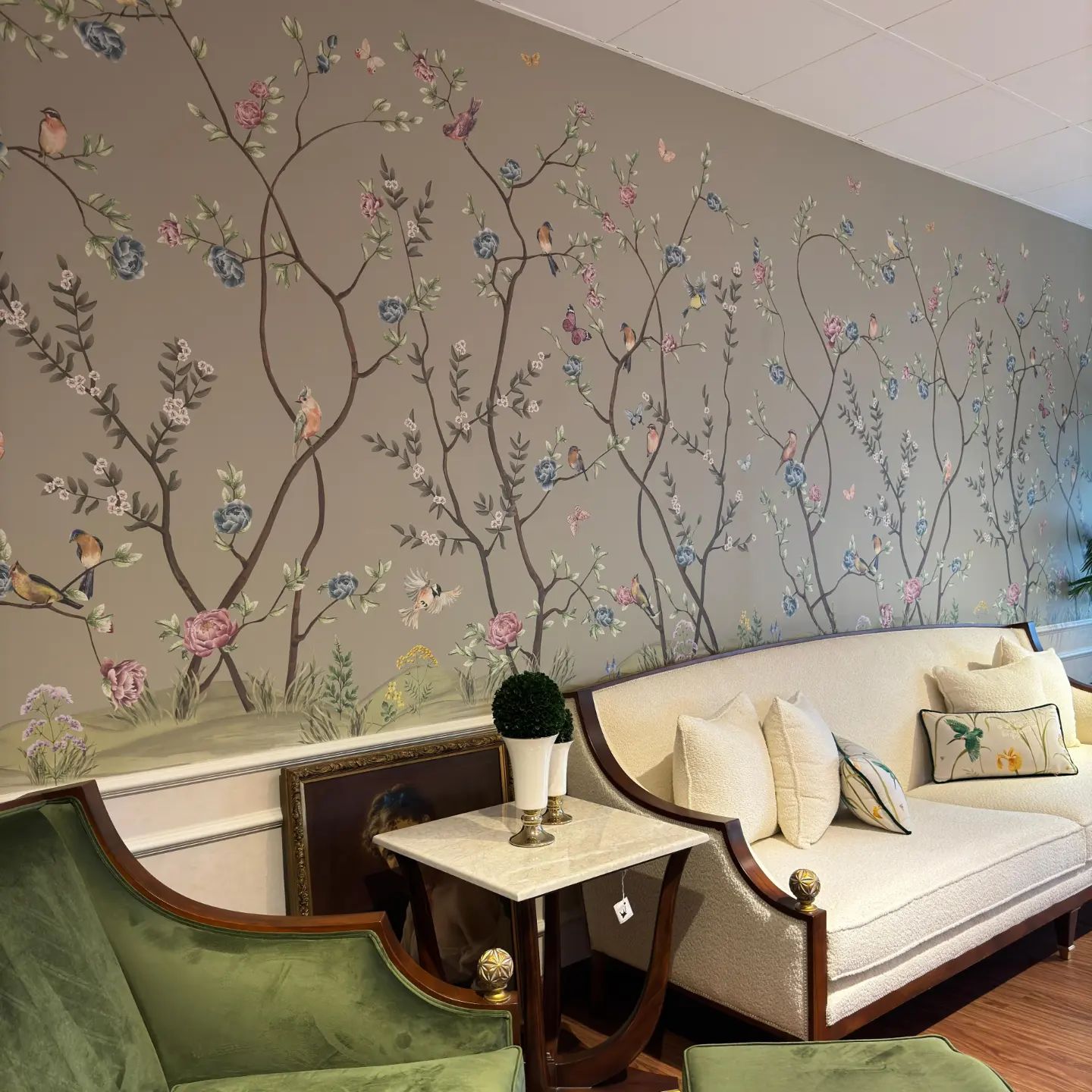 Explore 25 Creative Wallpaper Ideas to Revitalize Your Living Room Now ...