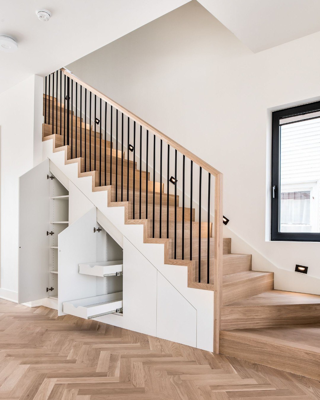 26 Storage Ideas Under the Stairs: Maximize Your Home's Efficiency ...