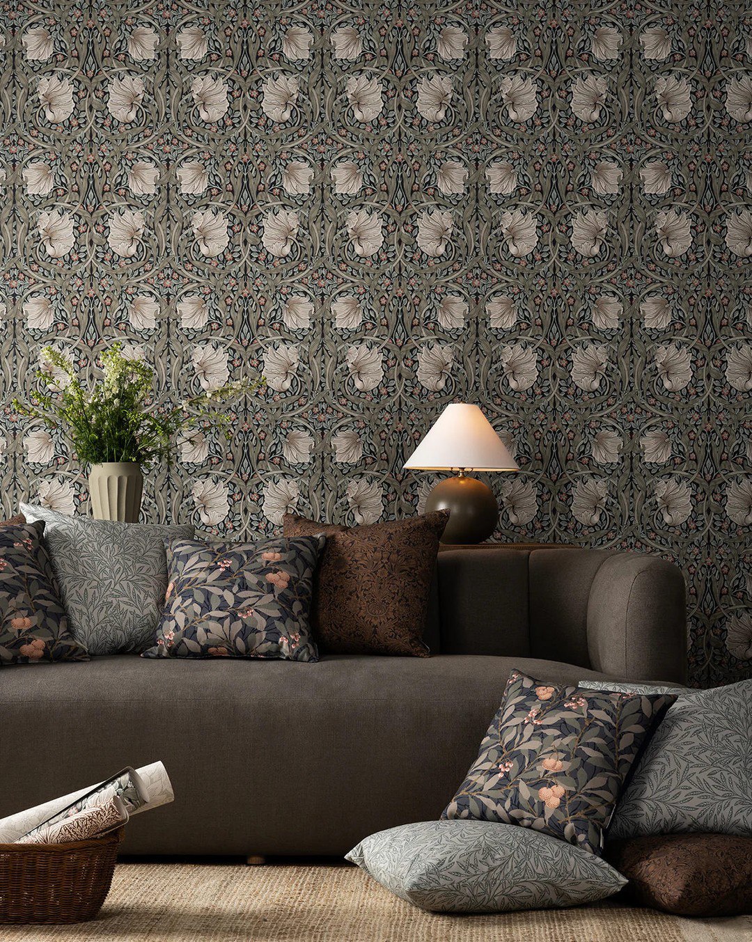 Explore 25 Creative Wallpaper Ideas to Revitalize Your Living Room Now ...