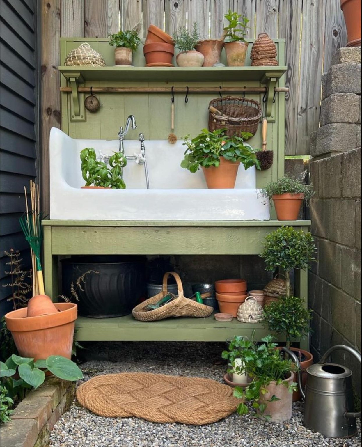 31 Potting Bench Ideas: Creative and Practical Solutions for Your ...