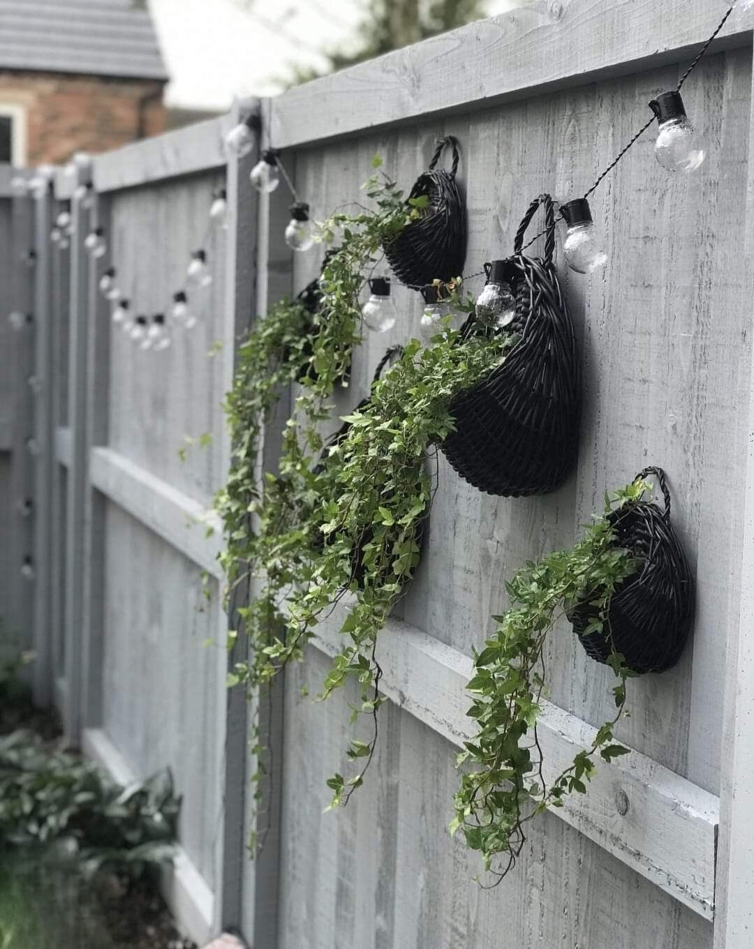 35 Fence Decorating Ideas to Transform Your Backyard into a Stunning ...