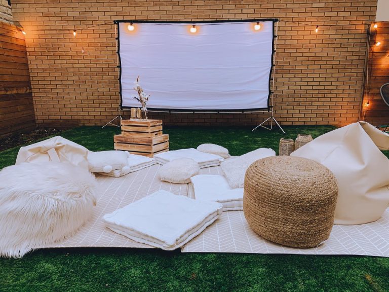 28 Outdoor Cinema Ideas for a Magical Movie Night Under the Stars ...