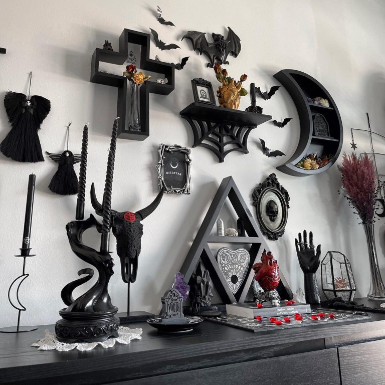 35 Gothic Decor Ideas to Transform Your Home into a Dark and Elegant ...