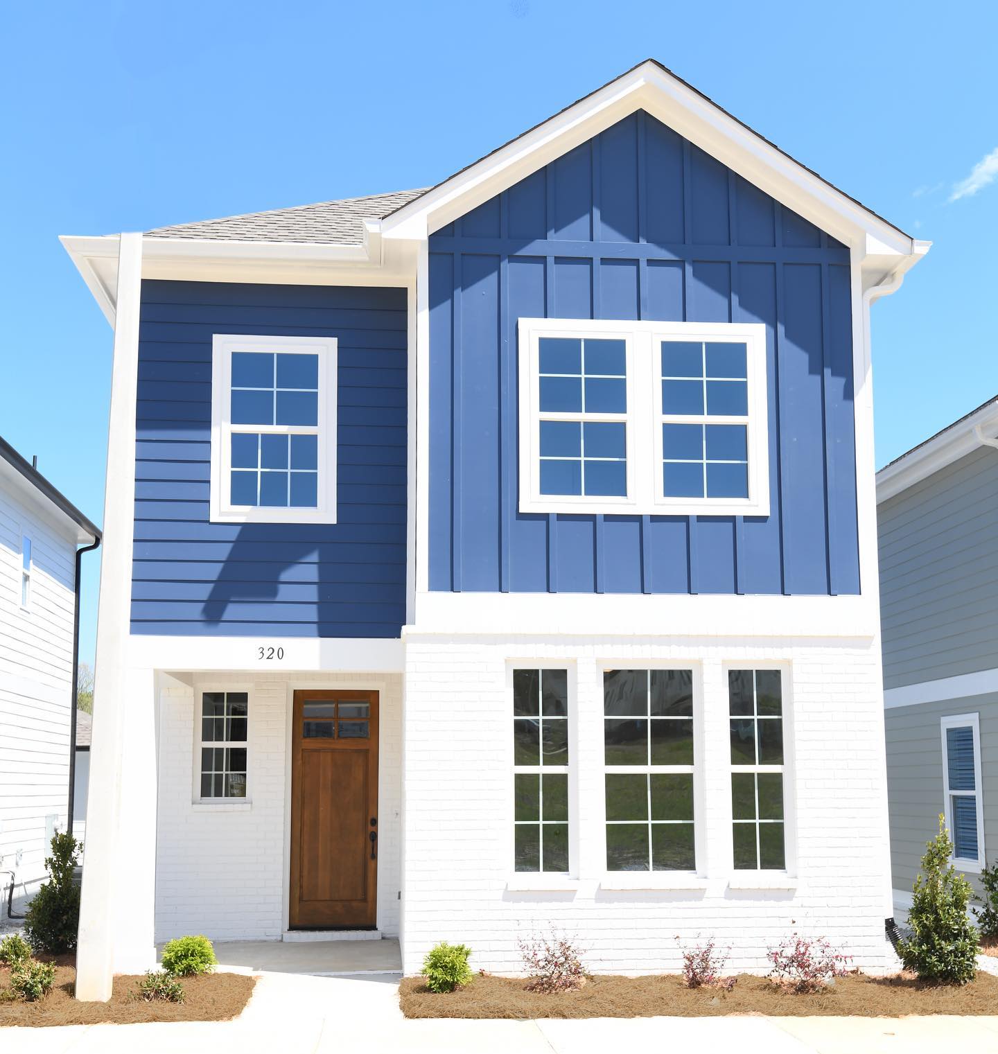 28 Coastal Cottage Exterior Designs to Inspire Your Dream Beachside ...