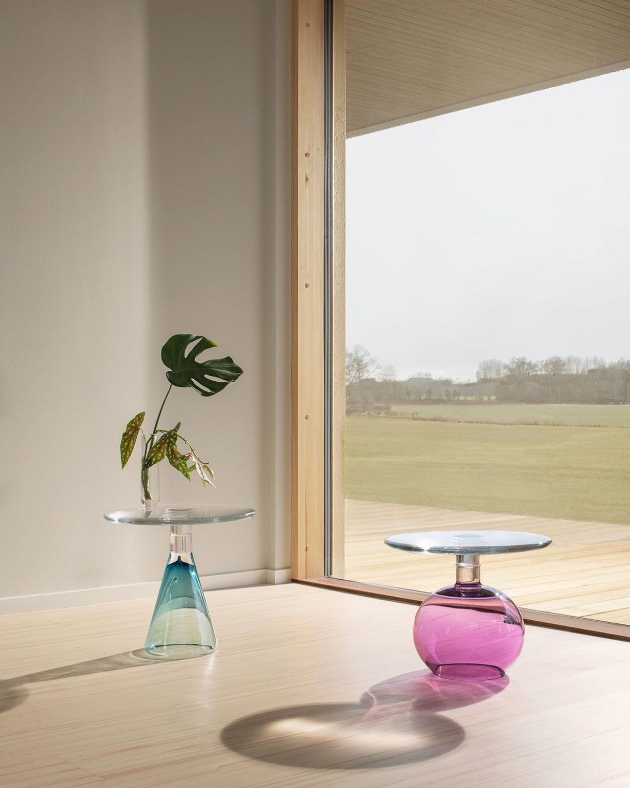 29 Glass Tables Ideas to Transform Your Living Room and Dining Space ...