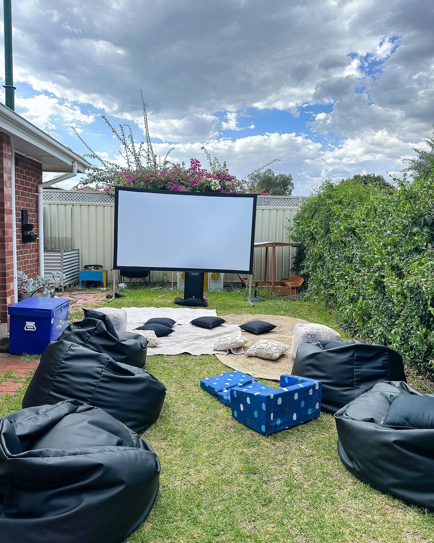 28 Outdoor Cinema Ideas for a Magical Movie Night Under the Stars ...