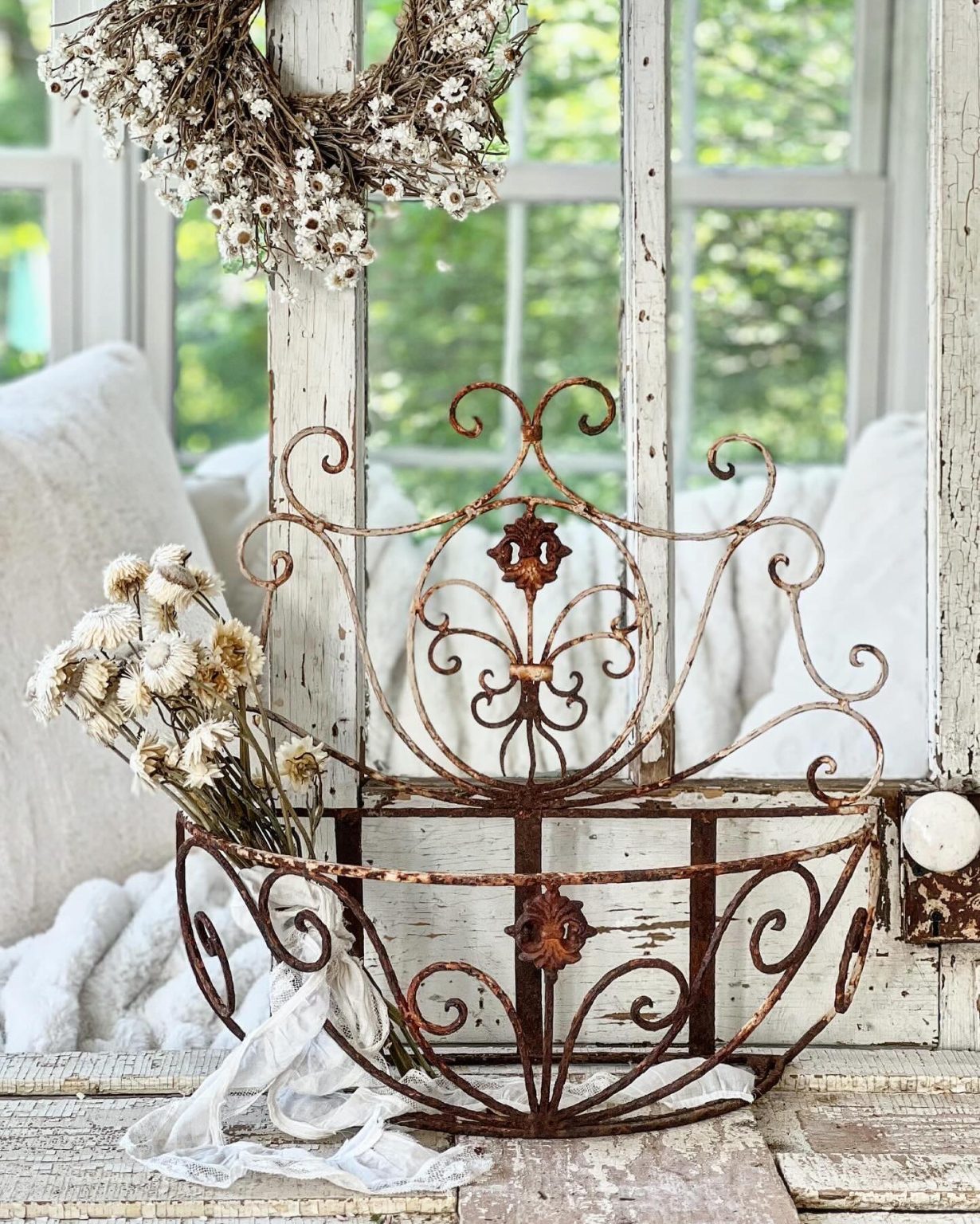 24 Inspiring Ideas for Decorating with Wrought Iron: Elevate Your Home ...