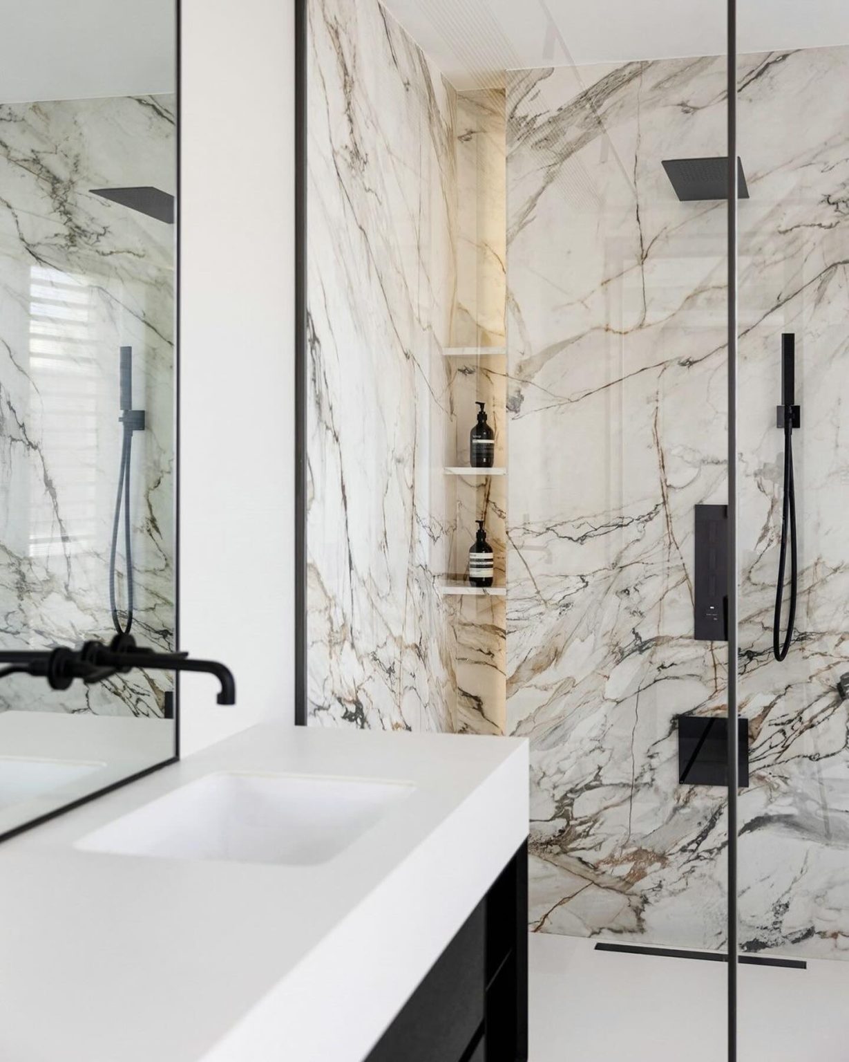 27 Stunning Marble Bathroom Ideas to Transform Your Space into a ...