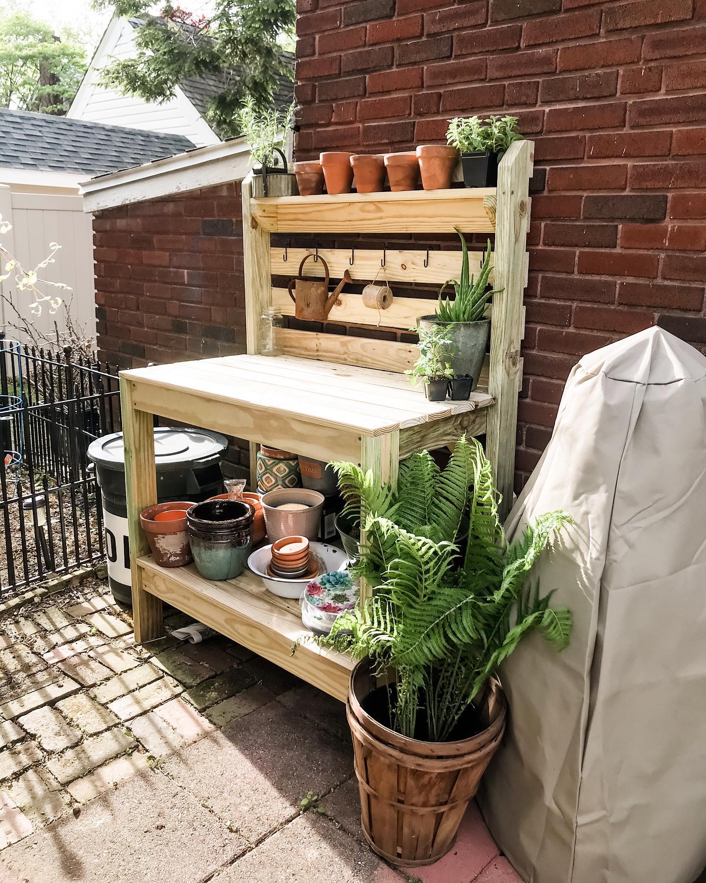 31 Potting Bench Ideas: Creative and Practical Solutions for Your ...