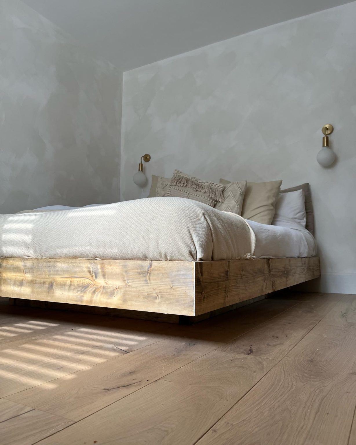 28 Floating Bed Ideas to Transform Your Bedroom with Modern Elegance ...
