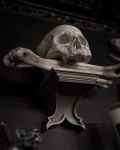 35 Gothic Decor Ideas to Transform Your Home into a Dark and Elegant ...