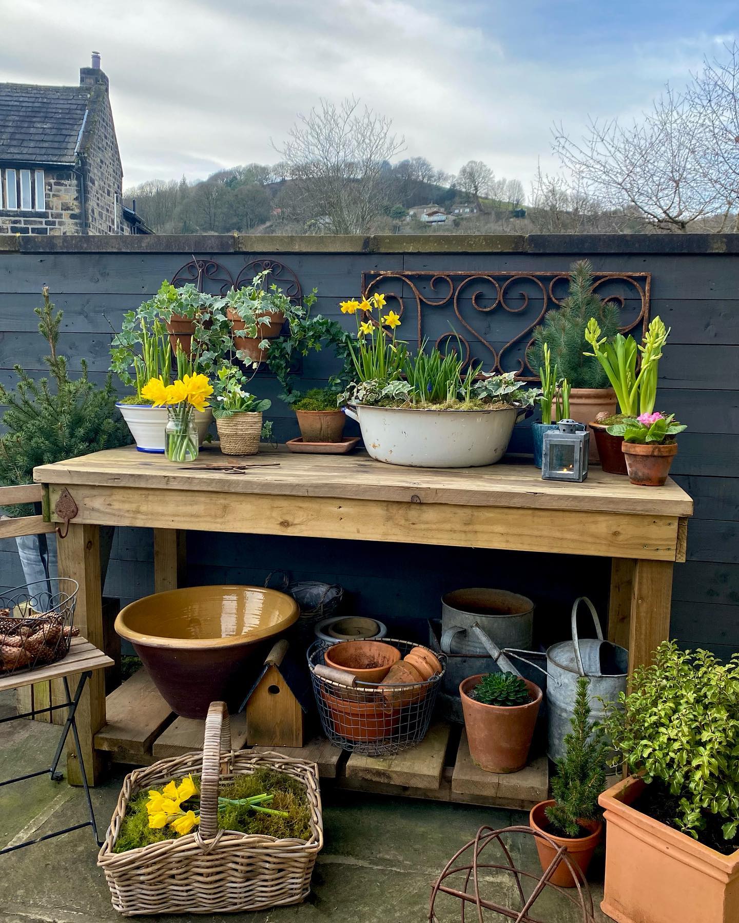 31 Potting Bench Ideas: Creative and Practical Solutions for Your ...