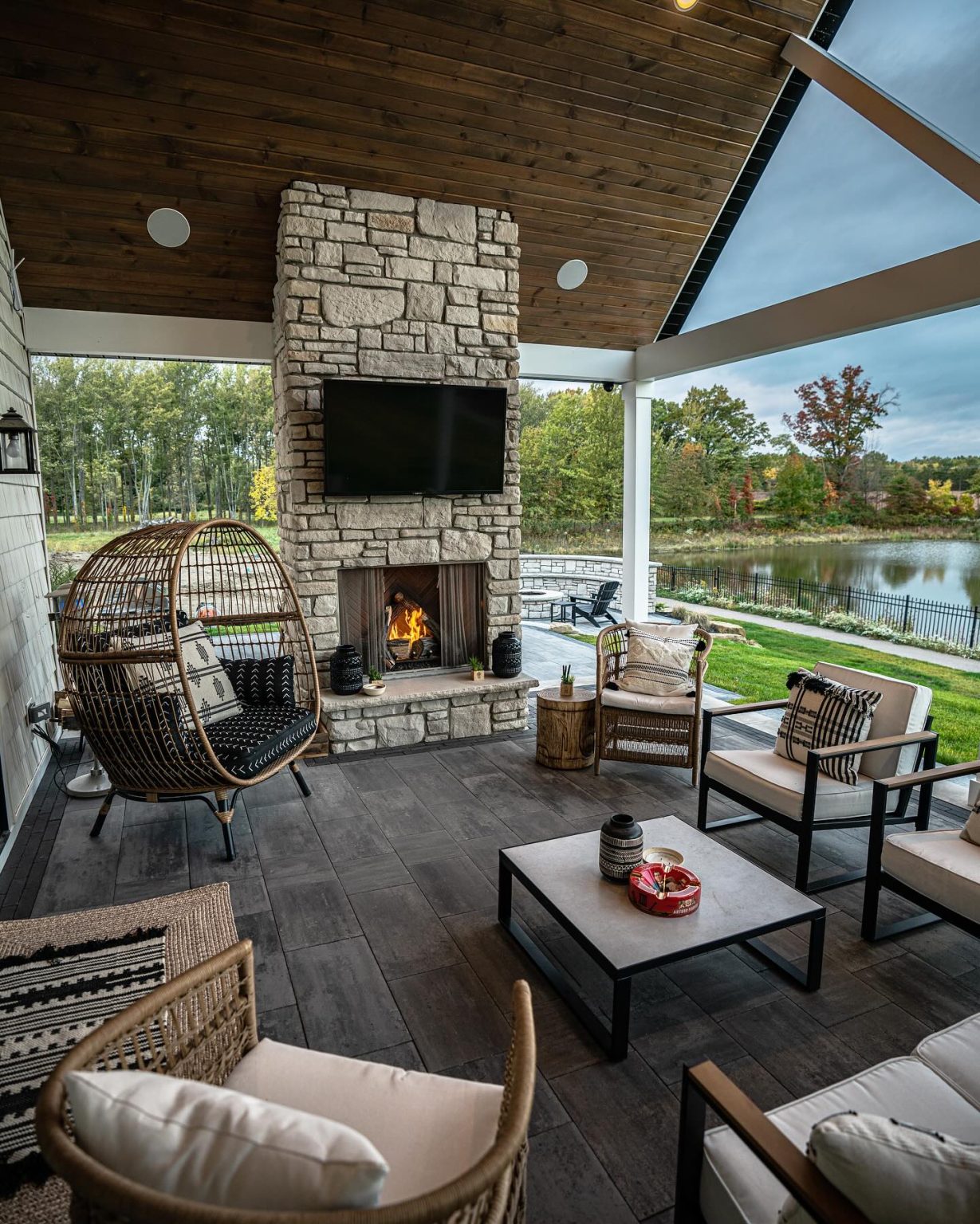 27 Rustic Outdoor Patio Ideas to Transform Your Backyard into a Cozy ...