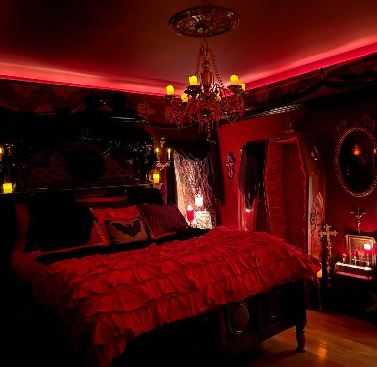 32 Gothic Bedroom Ideas: Transform Your Space with Dark Elegance and ...