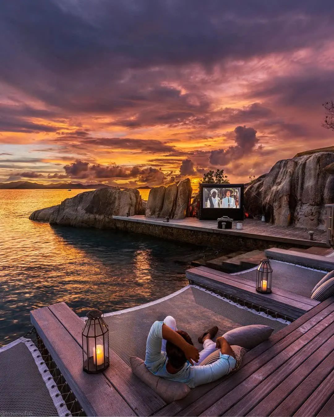 28 Outdoor Cinema Ideas for a Magical Movie Night Under the Stars ...