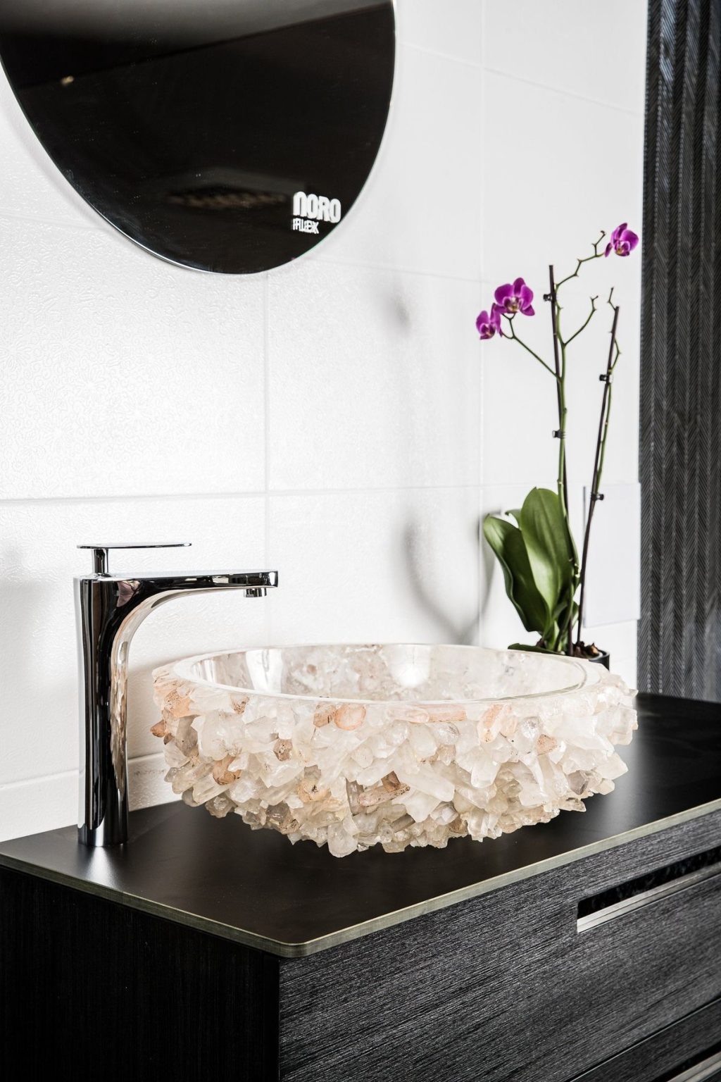 25 Crystal Decor Ideas to Transform Your Home with Elegance and Healing ...
