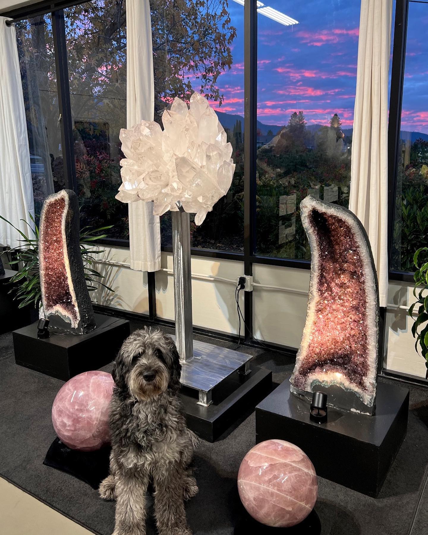 25 Crystal Decor Ideas to Transform Your Home with Elegance and Healing ...