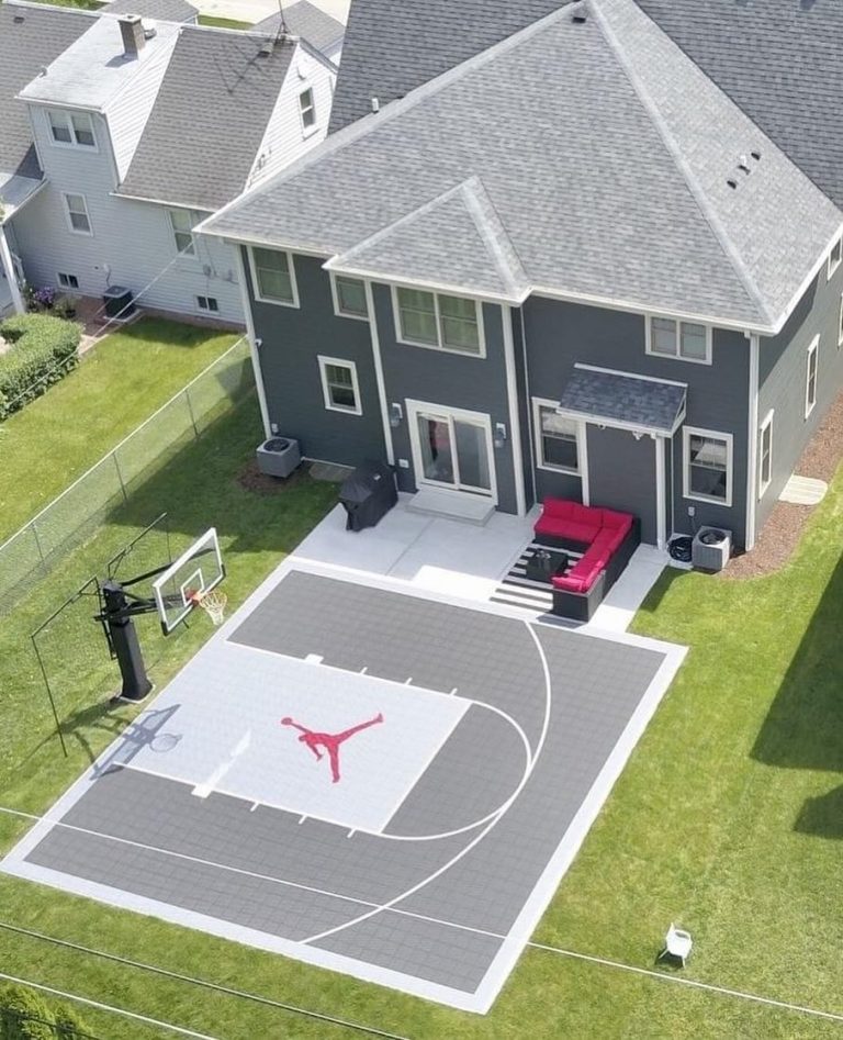 32 Backyard Basketball Court Ideas to Transform Your Outdoor Space ...
