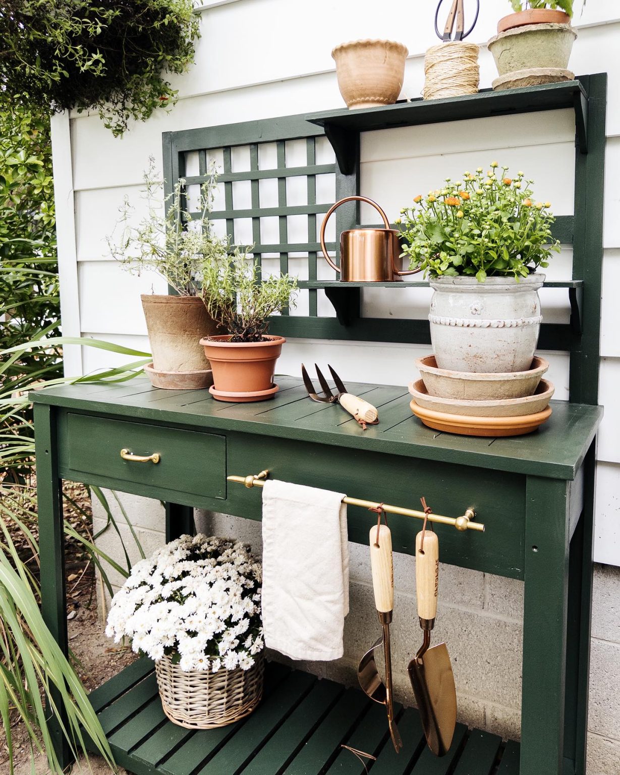 31 Potting Bench Ideas: Creative and Practical Solutions for Your ...