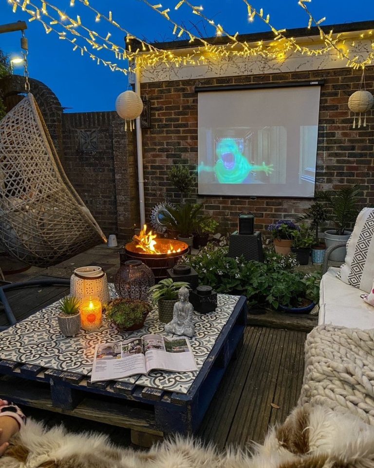 28 Outdoor Cinema Ideas for a Magical Movie Night Under the Stars ...