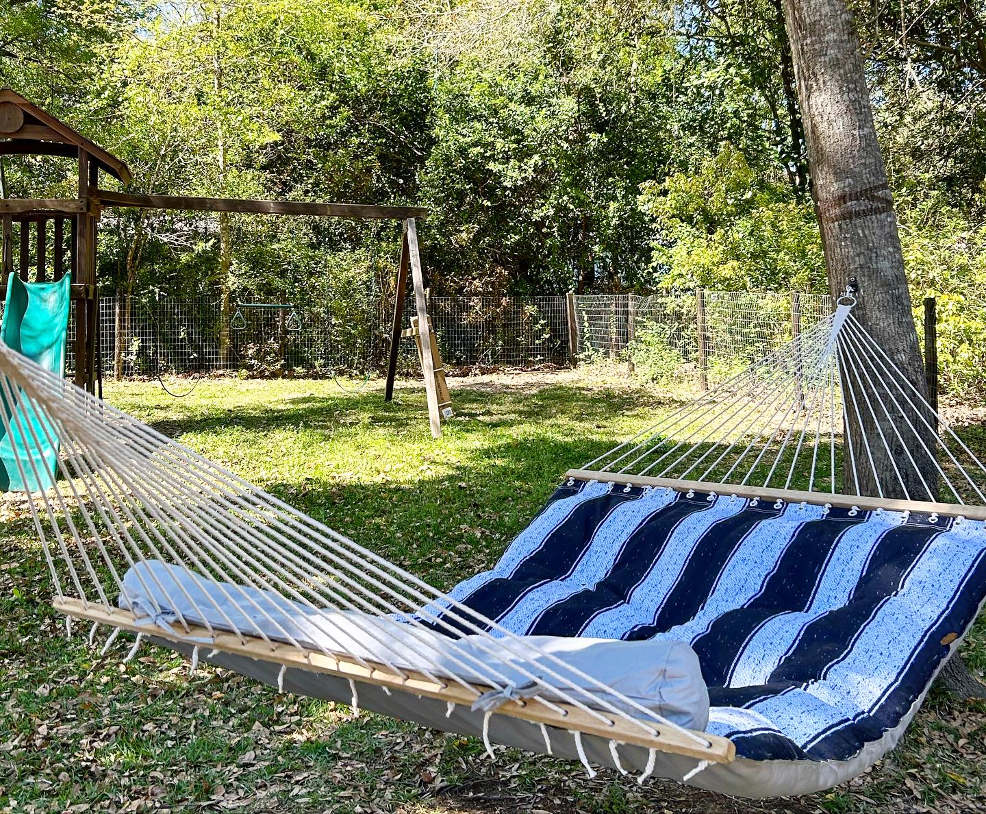 25 Backyard Hammock Ideas for Creating a Cozy and Stylish Outdoor ...