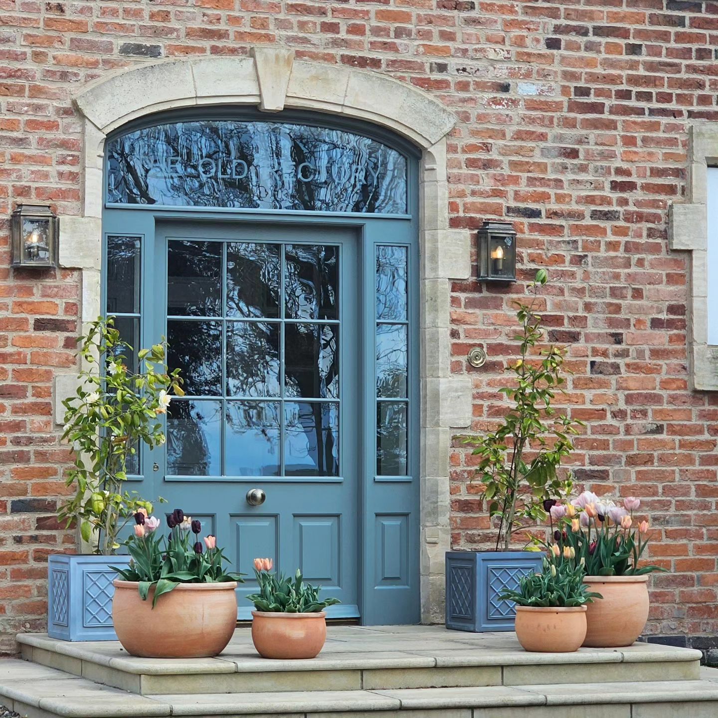 31 Amazing Door Color Ideas to Transform Your Home's Curb Appeal ...